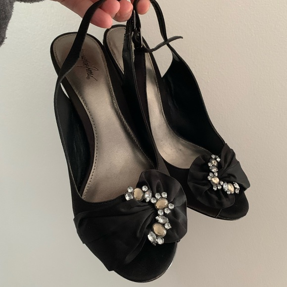 Jacqueline Ferrar | Shoes | Jacqueline Ferrar Black Peep Toe Heel With ...